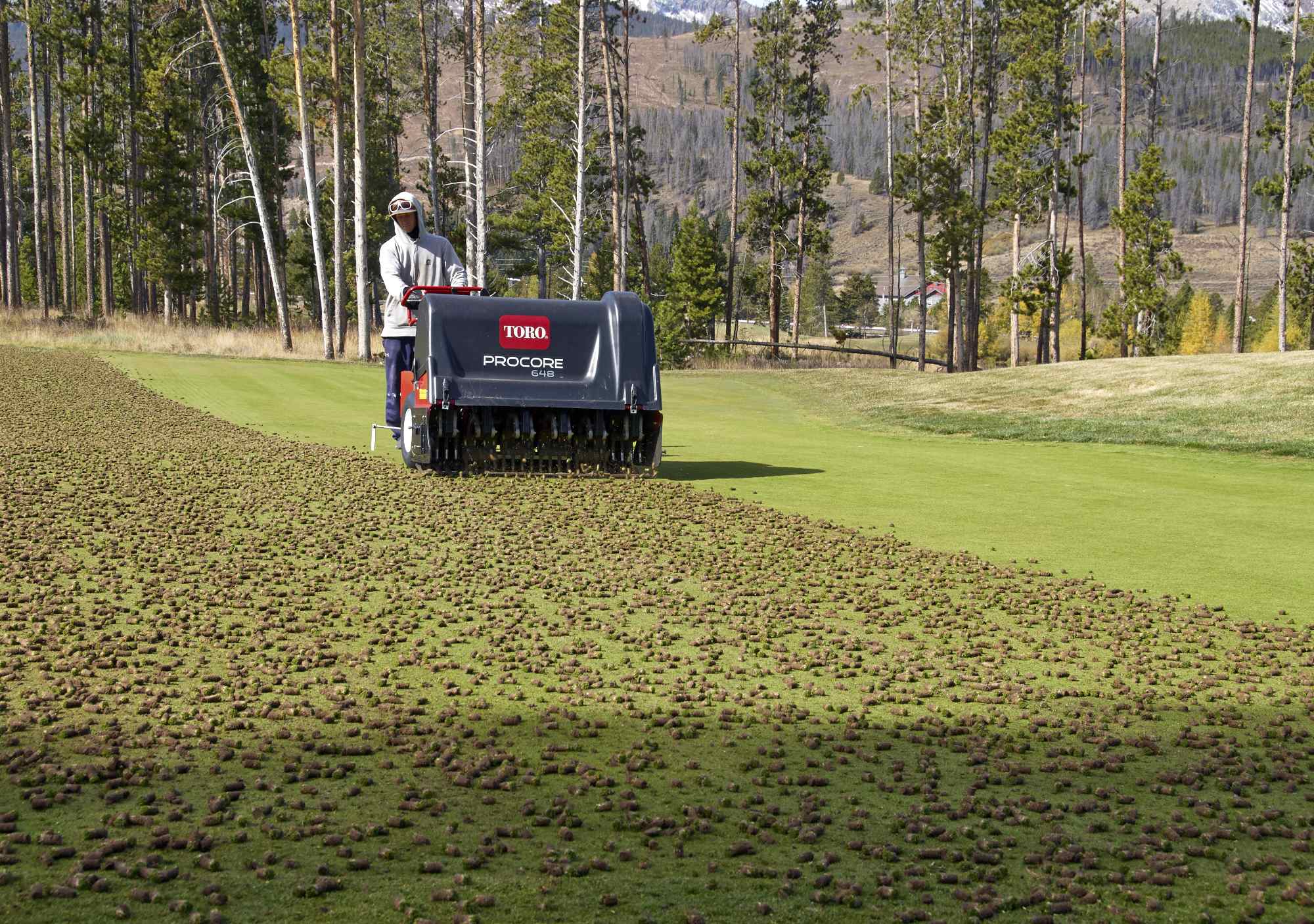 06-10 toro ProCore 648 in action[1] | GreenKeeping Magazine