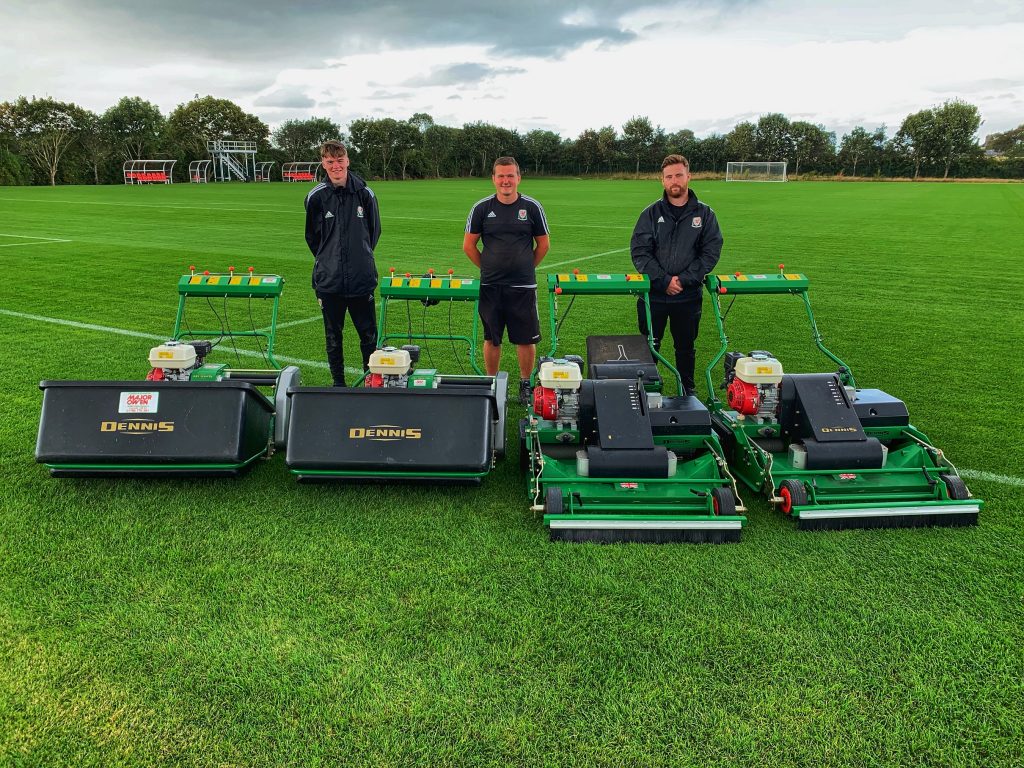 Dennis PRO 34R exceeds standard for rotary mowers | GreenKeeping Magazine