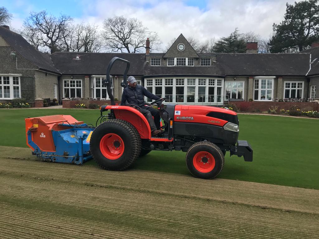 Machinery profile: the GKB Sandfiller | GreenKeeping Magazine