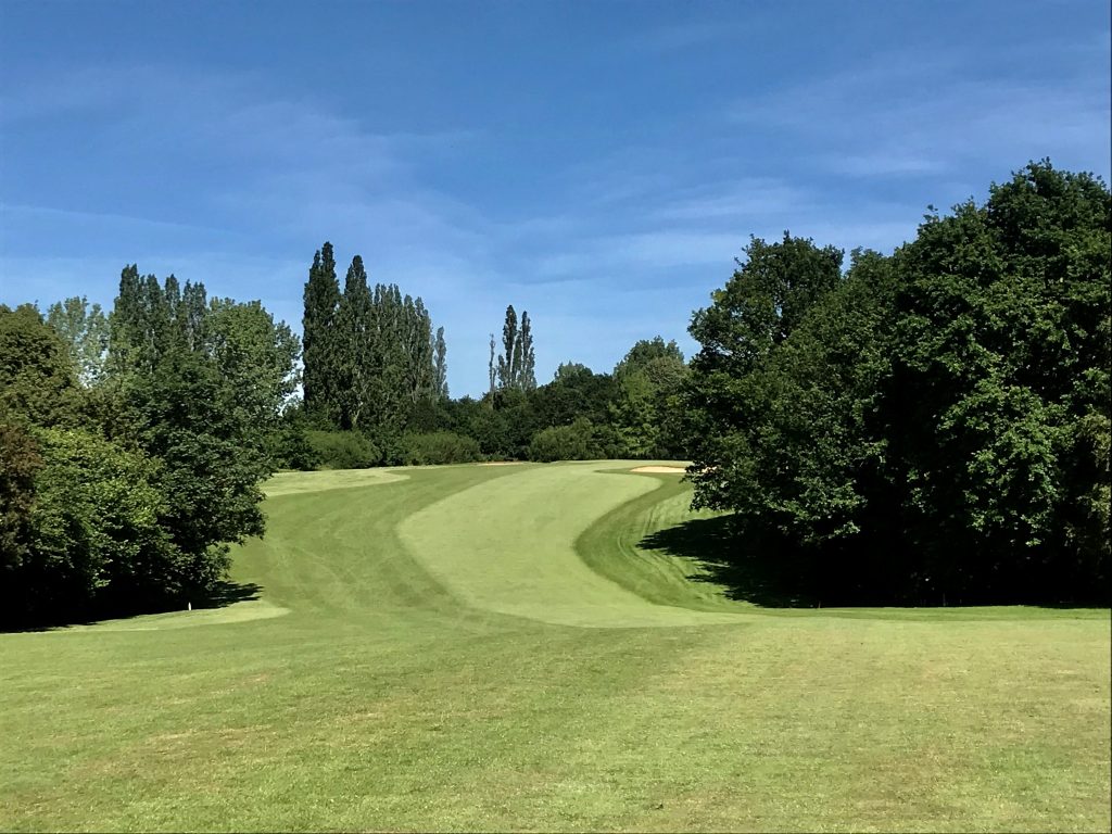 Canons Brook, Harlow, - Golf course information and reviews.