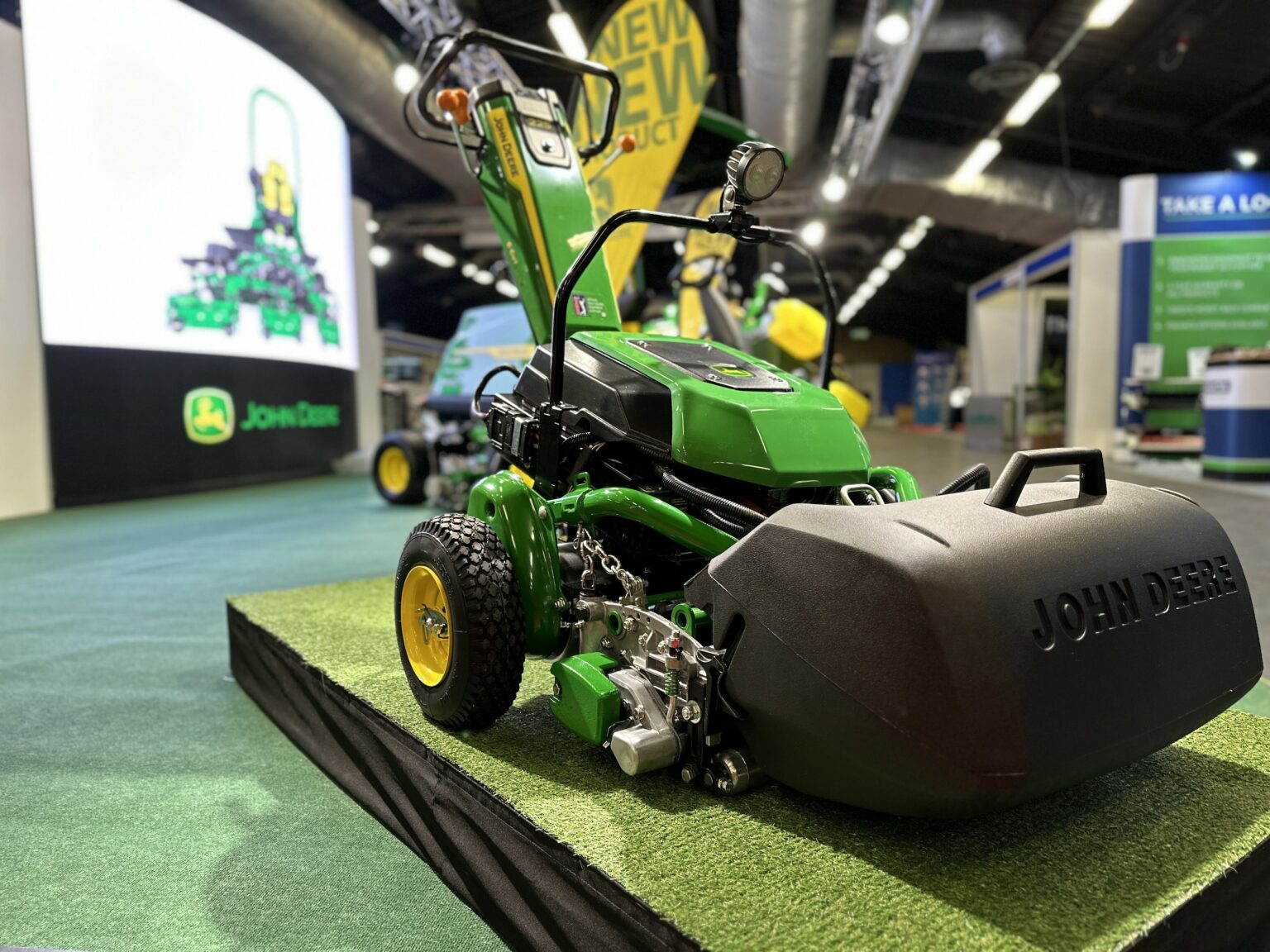 John Deere launches two battery-powered, walk-behind greens mowers ...