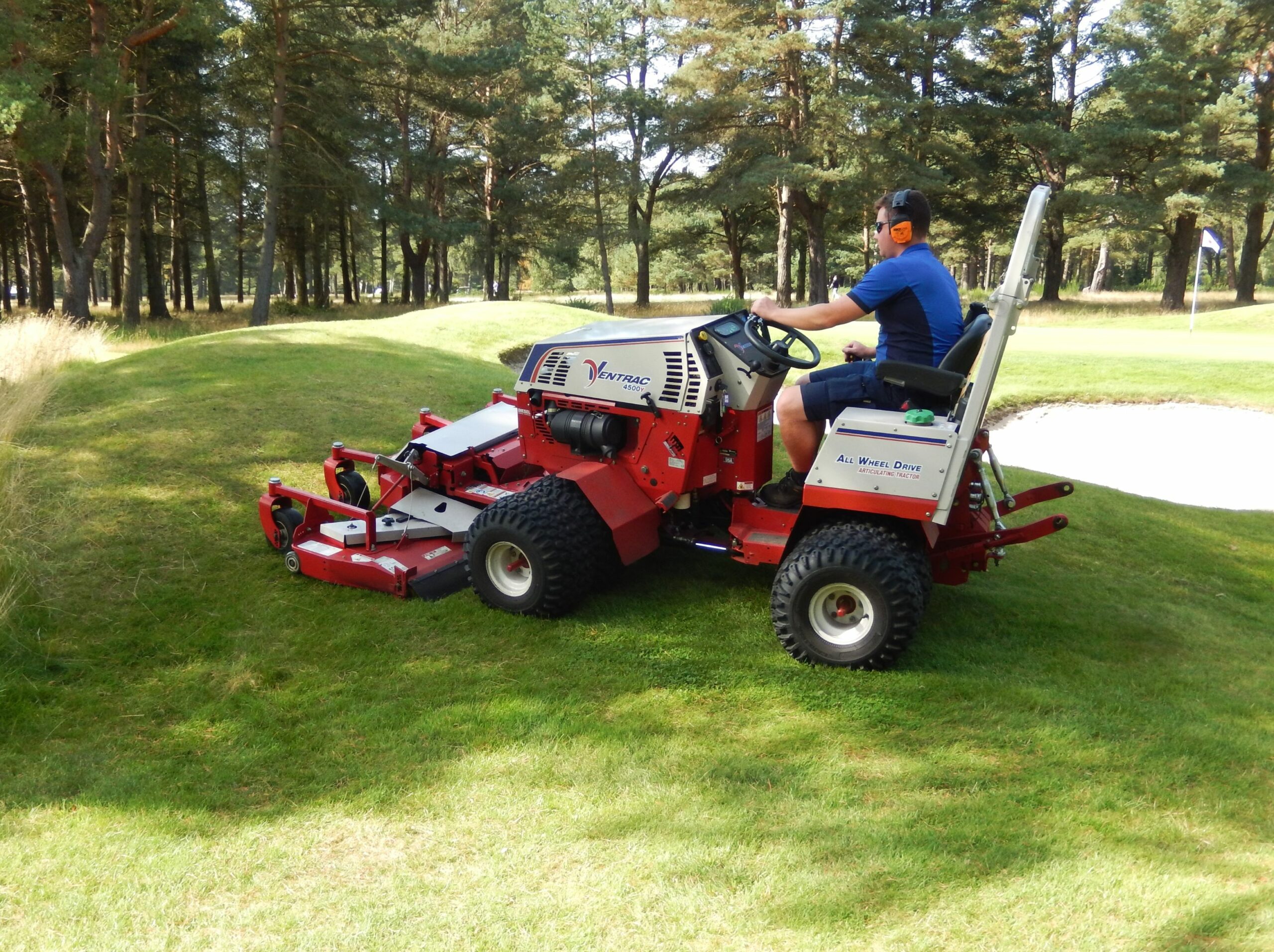 Ladybank Golf Club purchases Ventrac equipment | GreenKeeping Magazine